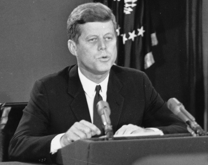 Cuban Missile Crisis: Memories of a Young Reporter | PBS NewsHour